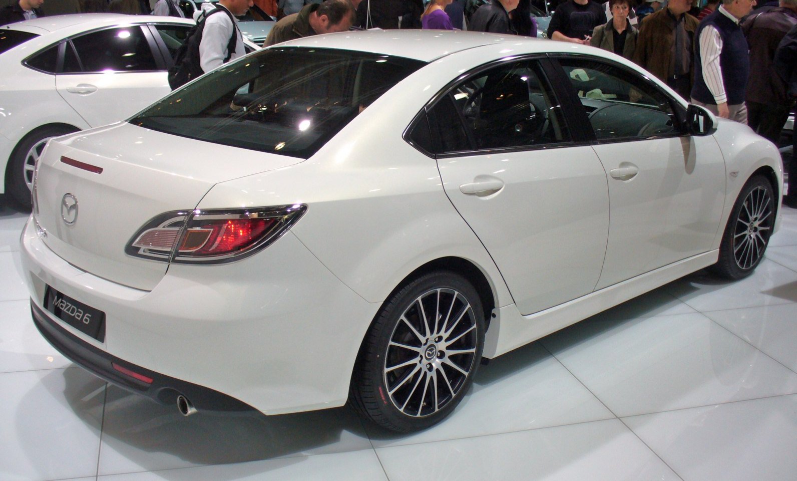 Mazda 6 technical specifications and fuel economy